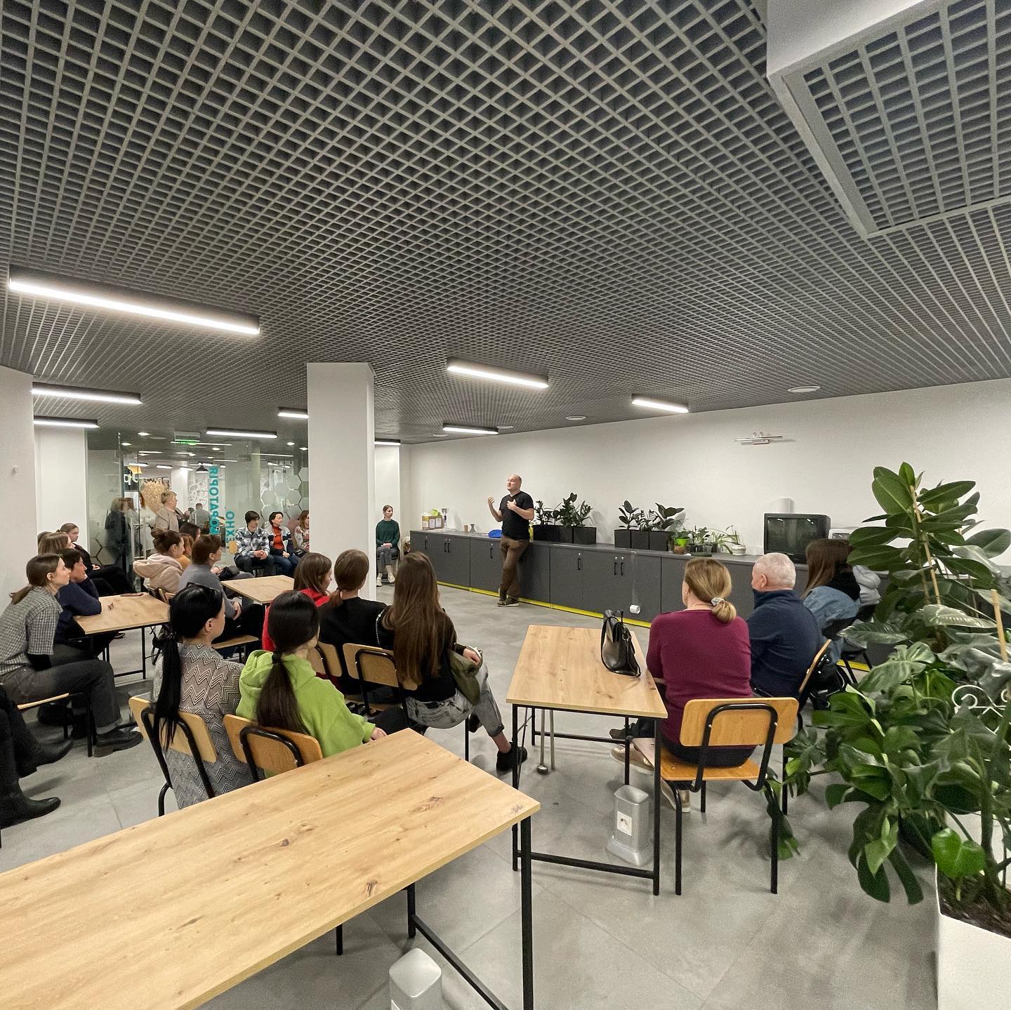 В Lviv Open Lab провели безкоштовний тренінг з самооборони • Сихів Медіа